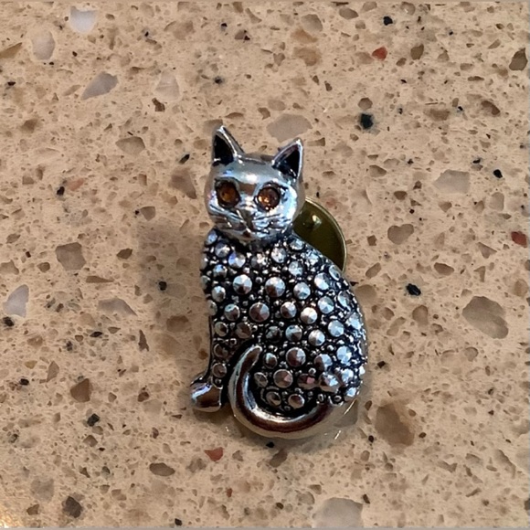 Avon | Jewelry | Vintage Avon Cat Pinbroochtie Tack Amber Glass Eyes ...